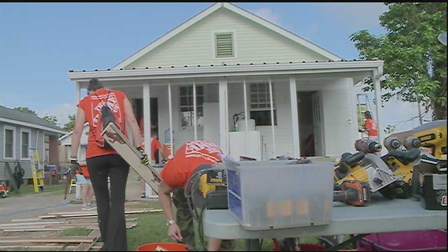 500 volunteers help families still rebuilding after Hurricane Katrina 500 volunteers help families still rebuilding after Hurricane Katrina