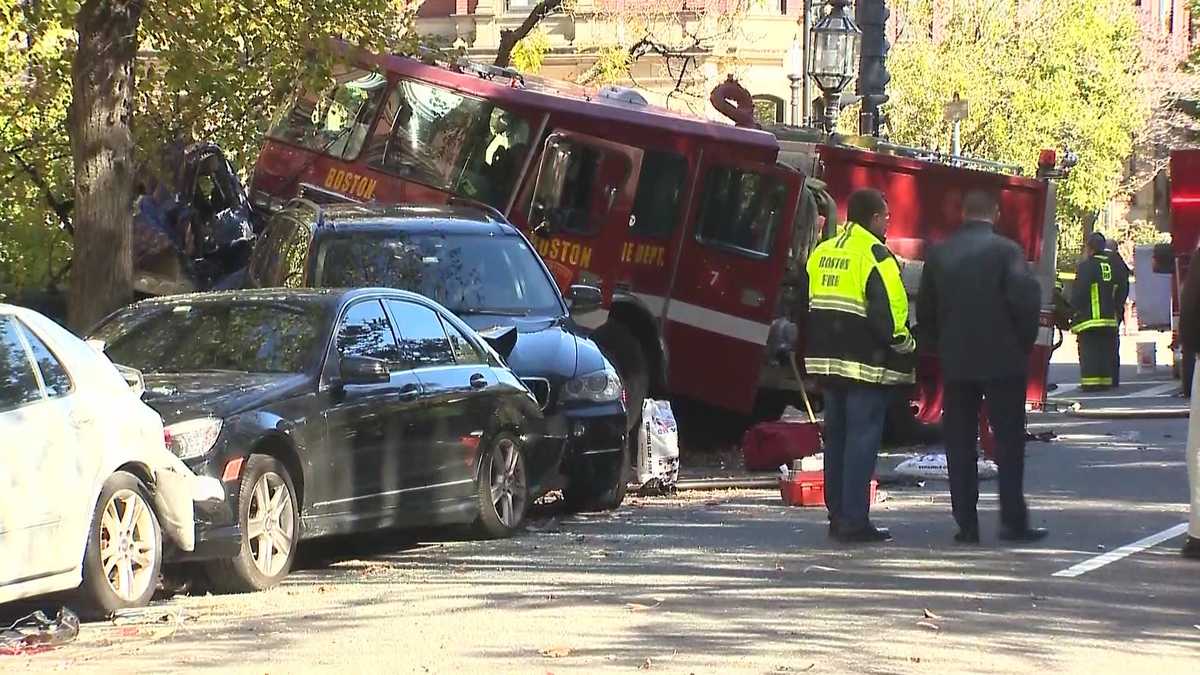 Boston fire engine smashes cars in Back Bay crash