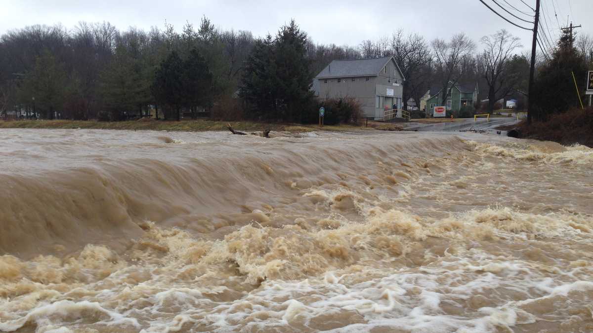 Heavy rainfall causes flooding in southern Indiana