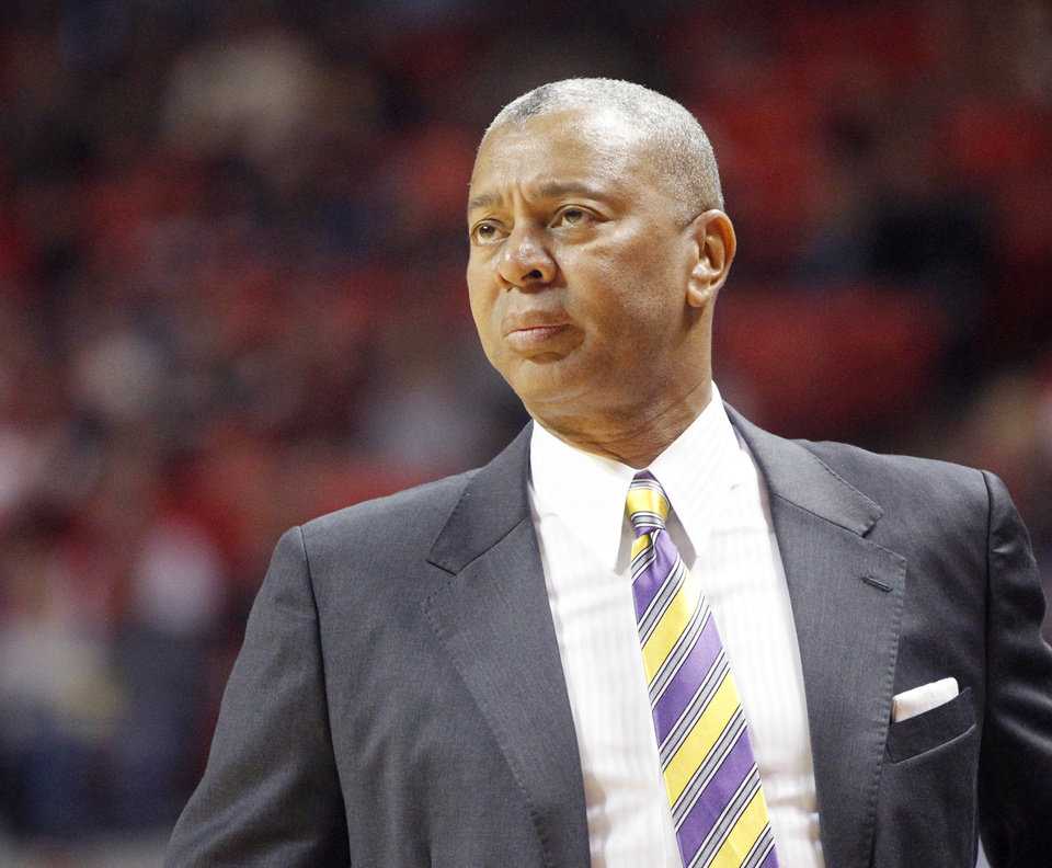 Johnny Jones (basketball, born 1961) - Alchetron, the free social ...