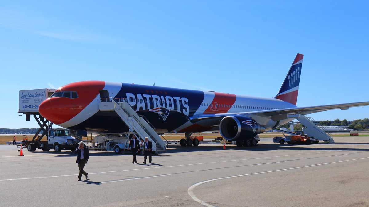 Check out the custom plane carrying the Patriots to the Super Bowl